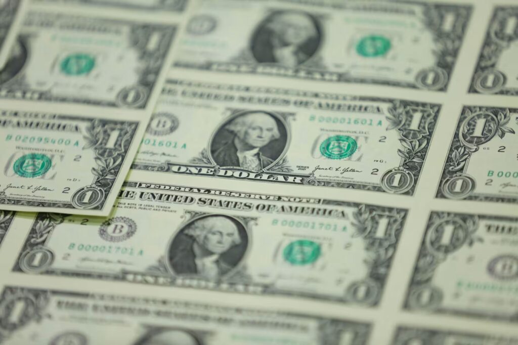 É hora de vender o dólar americano, diz Morgan Stanley - M1XAU